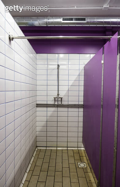 Mens Showers In A Gym 이미지 1418828644 게티이미지뱅크