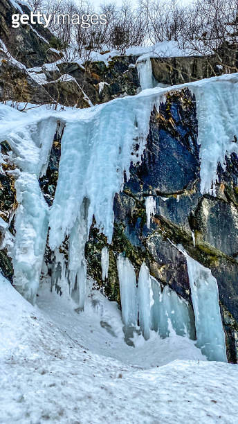 Waterfalls frozen in winter in Keystone Canyon near Valdez Alaska 이미지 ...