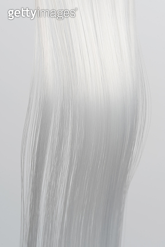 White shiny hair strands 이미지 (1423420457) - 게티이미지뱅크