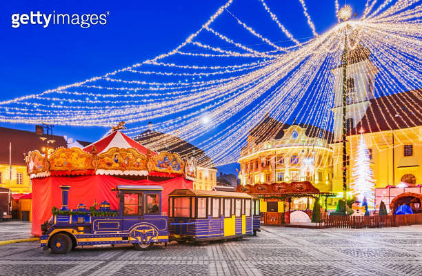 Sibiu, Romania - Winter tale with Christmas Market (1370035734) - 게티이미지뱅크