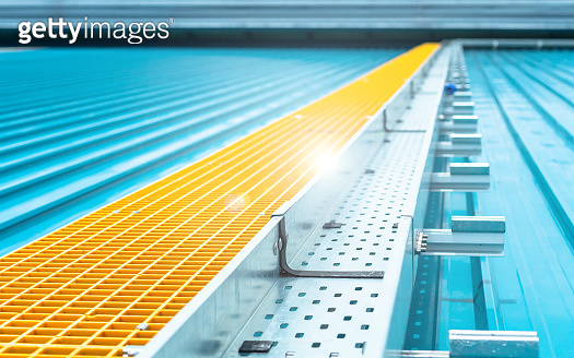 Ground Bonding for Aluminium cable tray.Cable connected to electrical ...