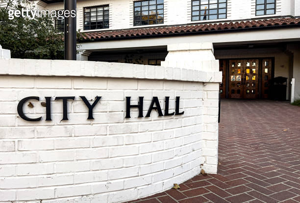 Sign at small town city hall entrance 이미지 (1440338725) - 게티이미지뱅크