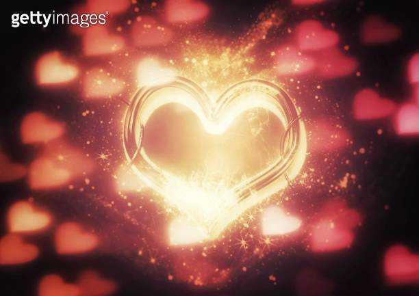 Abstract heart shape shining in the night sky 이미지 (1410624966) - 게티이미지뱅크