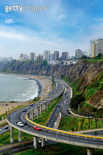 Highway by the ocean in Lima, Peru. 이미지 (1399372444) - 게티이미지뱅크
