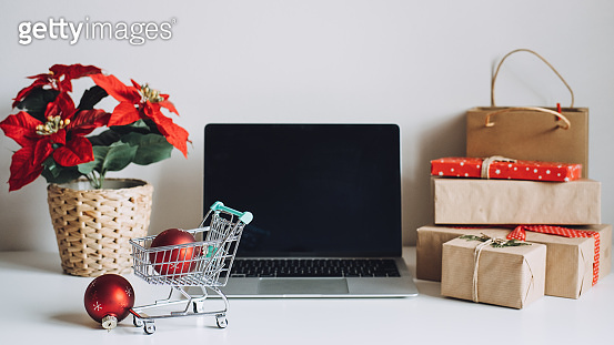 Successful Christmas Season in E-Commerce, Christmas online shopping ...