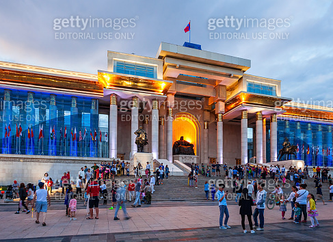 Sukhbaatar Square in Ulaanbaatar, Mongolia 이미지 (1402357711) - 게티이미지뱅크