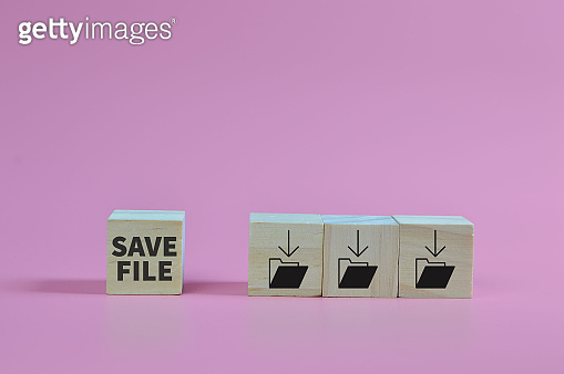 Wooden block with save file or save folder symbols (1397133287) - 게티이미지뱅크