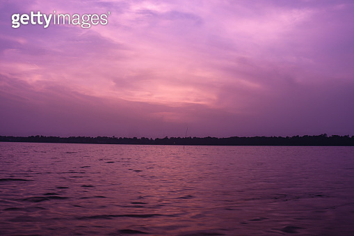 Dusky Purple Twilight (1383855404) - 게티이미지뱅크