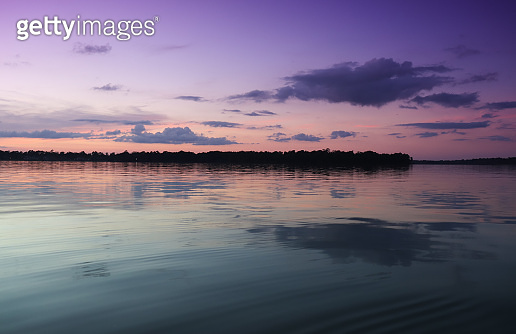 Dusky Purple Sunset (1411910935) - 게티이미지뱅크