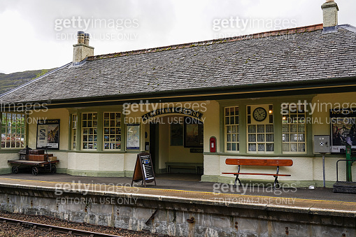 Glenfinnan railway station in the Scottish highlands 이미지 (1446719080 ...