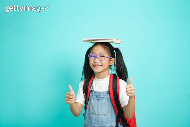 Kid students girl going to school, i like school. 이미지 (1409634289) - 게티 ...