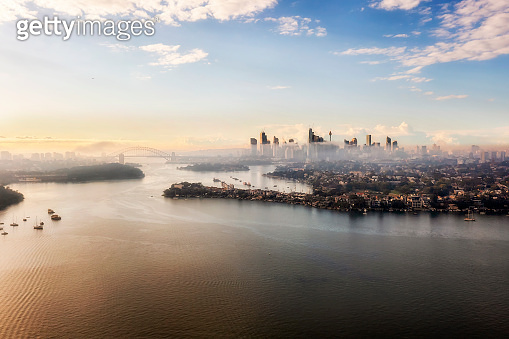 D Syd CBD Parram River 2 Town Fog 이미지 (1424714438) - 게티이미지뱅크