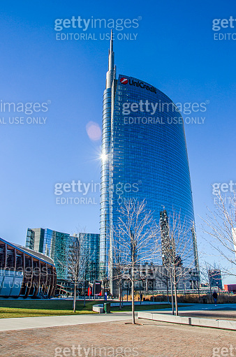 Architecture, new architectural forms, lines and new buildings ...