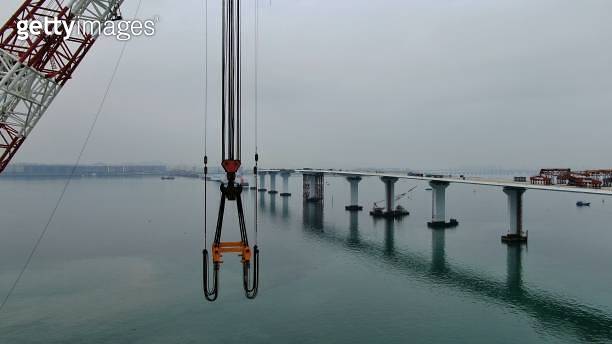 Construction of sea lines of communication, sea-crossing bridges ...
