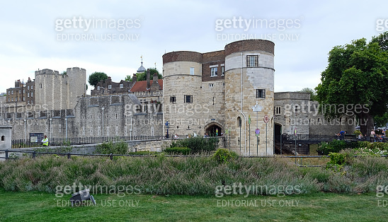 Tower of London, castle entrance, London 이미지 (1423118862) - 게티이미지뱅크