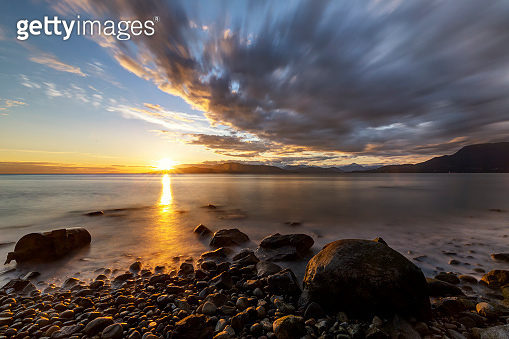 Dynamic Sunset view from Tower Beach, Vancouver, BC, Canada 이미지 ...