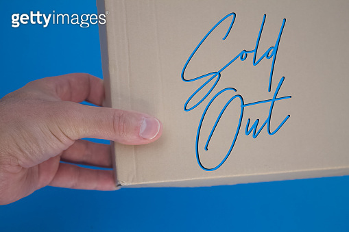 Sold Out word with cardboard box. Brown folded card box. 이미지 ...