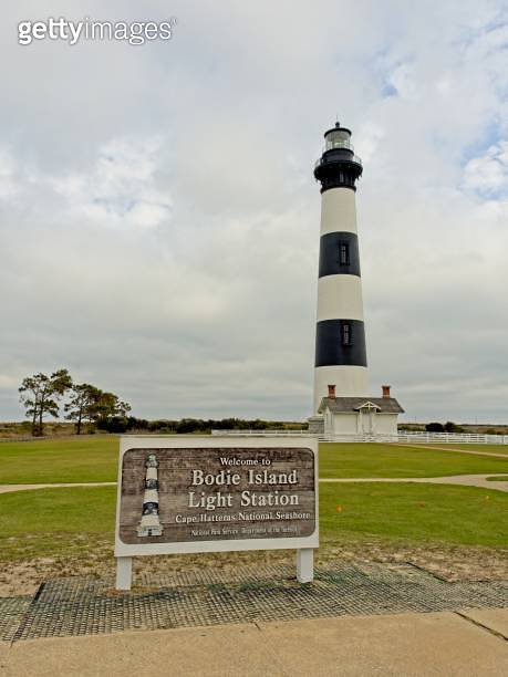 Bodie Island lighthouse stands 156 feet tall on the outer banks of ...