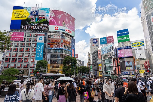 Shibuya Crossing in Tokyo, Japan 이미지 (1440065759) - 게티이미지뱅크
