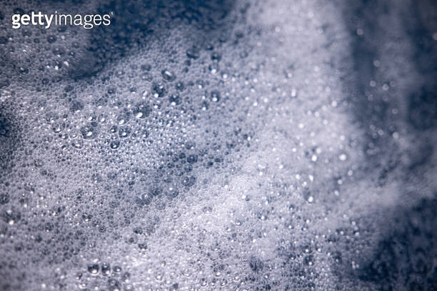 Bubbly texture of the water at the hot tub 이미지 (1390820042) - 게티이미지뱅크