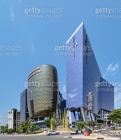 The Marc Shopping Mall and Momentum Metropolitan Sandton (1373136989 ...
