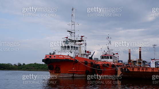 ASL PISCES Ship and ALPHA STAR Ship. The vessel ASL PISCES. IMO 9504841 ...