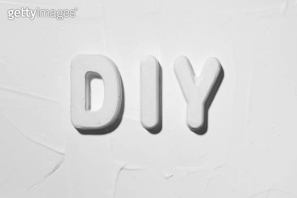 DIY - Plaster moulded letters (1432037656) - 게티이미지뱅크