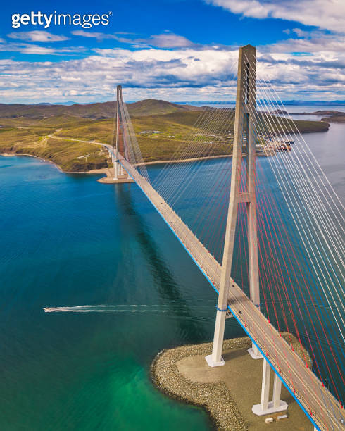 Aerial view of famous cable-stayed bridge 이미지 (1391129724) - 게티이미지뱅크