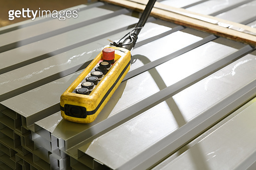 remote control pendant switch for overhead crane in the factory. 이미지 ...