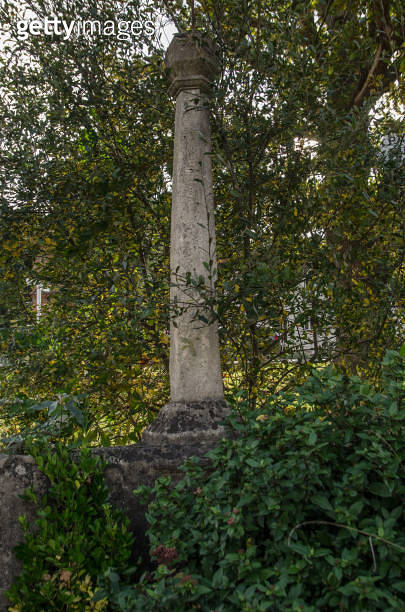 Queen Victoria Monument, Aldermaston village, Berkshire (1453436867 ...