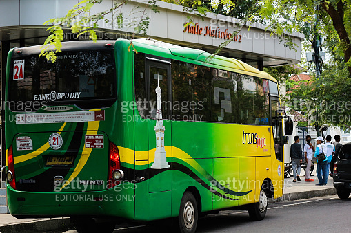 Yogyakarta, Indonesia in July 2022. Trans Jogja bus crossing Malioboro street. 이미지 (1486671045 ...