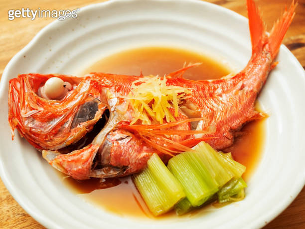 Kinmedai Nitsuke (Braised Alfonsino) 이미지 (1766127795) - 게티이미지뱅크