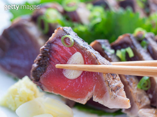 Katsuo no Tataki (Seared Bonito) (1641335080) - 게티이미지뱅크