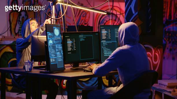 Cybercriminals Run Server Exploits 이미지 1811754982 게티이미지뱅크 