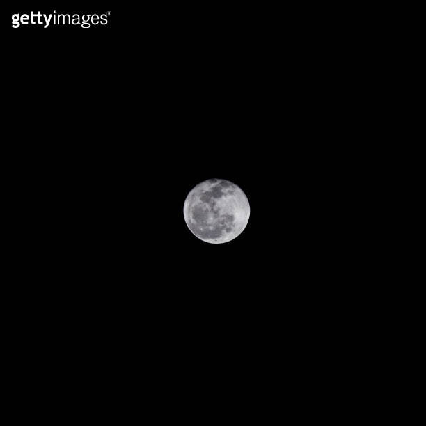 Almost full moon on black sky with copy space. (1505745463) 일러스트, 무료 ...