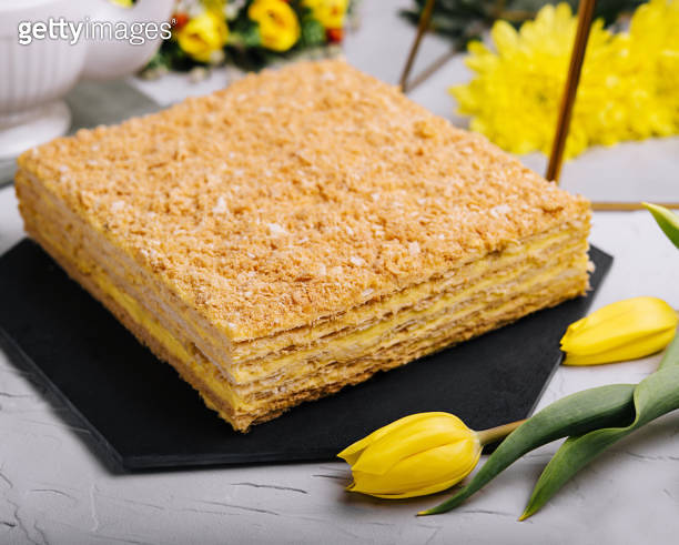 Layered cake with cream napoleon millefeuille vanilla (1473517298) - 게티 ...
