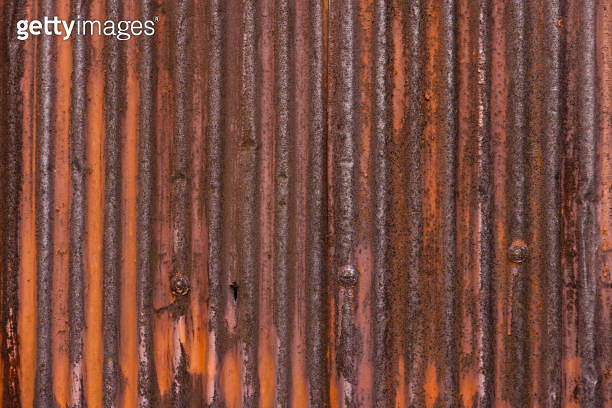 Metal wall damaged by exposure to the elements 이미지 (1751699016) - 게티이미지뱅크