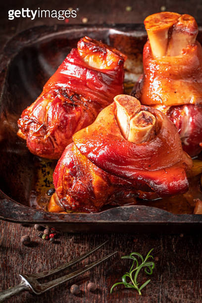 Cripsy ham hock made of spices and meat. (1460828836) - 게티이미지뱅크