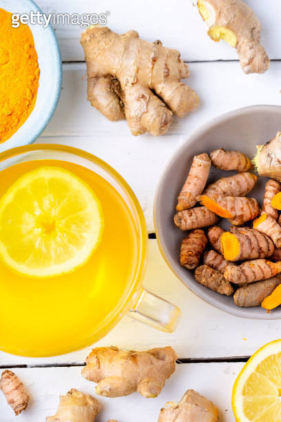 Curcuma longa and ginger, powder, rhizomes and tea. Complementary ...