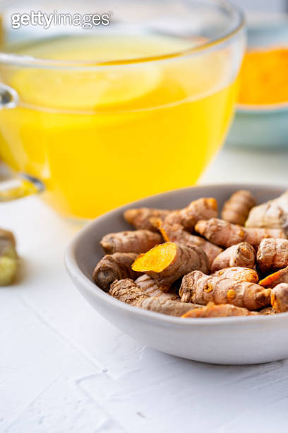 Curcuma longa and ginger, powder, rhizomes and tea. Complementary ...