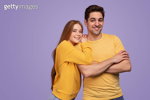 Positive boyfriend and girlfriend in similar clothes 이미지 (1475813121 ...