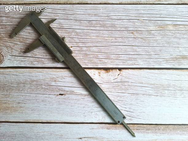 Antique measuring tool. 이미지 (1754462575) - 게티이미지뱅크