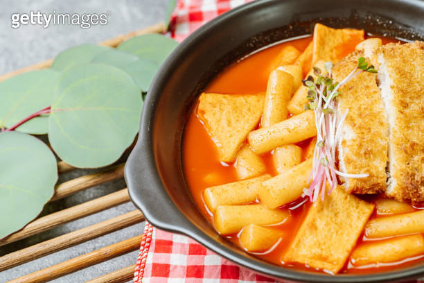 Tteokbokki, Stir-fried Rice Cake : Sliced rice cake bar (garaetteok) or ...