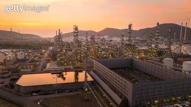 Oil Refinery pant. Gas Petrochemical Chemical Equipment Prodiction ...