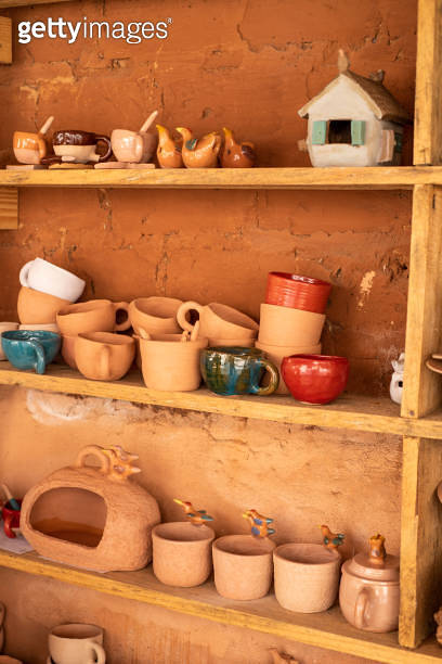 Local pottery objects made in Brazil. Handmade work with clay 이미지 ...