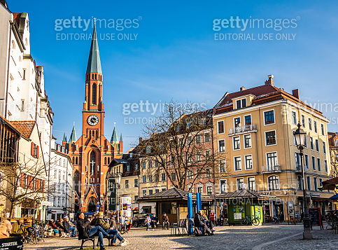 famous Wiener Platz square in Munich - germany 이미지 (1474212682) - 게티이미지뱅크