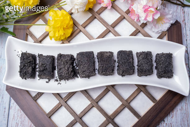 Traditional Korean food, black bean rice cake. 이미지 (1478250948) - 게티이미지뱅크