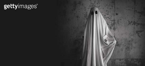 Scary ghost on gray background. Halloween concept 이미지 (1555121297) - 게티 ...