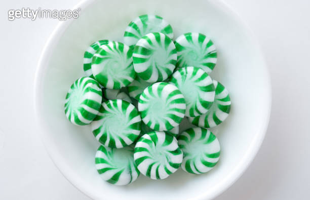 Green Peppermint Candy Discs 이미지 (1516642651) - 게티이미지뱅크