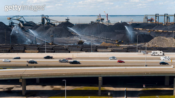 Avoid coal ignition and air pollution in port. Expressway pass coal ...